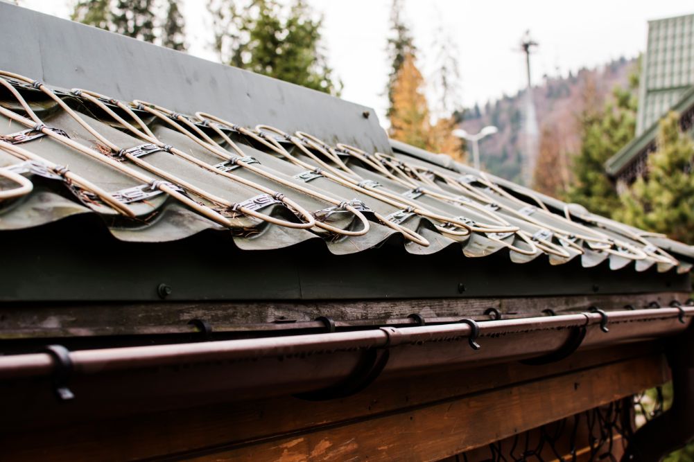 Installation de fil chauffant pour toiture - Avantages et prix